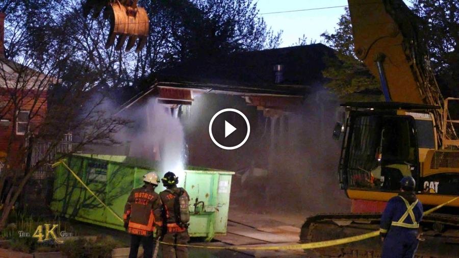 Toronto: House tore through by excavator after accidental collapse 5-5-2021